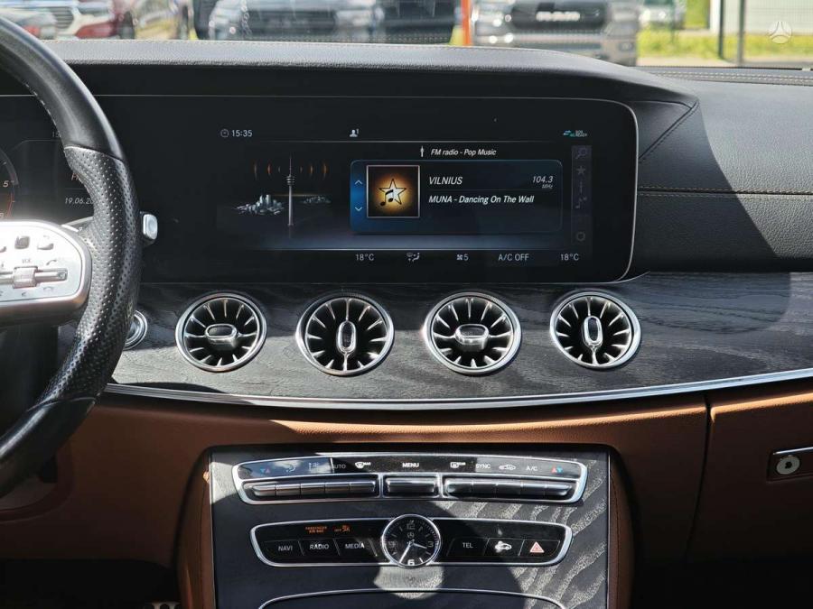 Черный Мерседес E 220 2019 в Вильнюс, объемом двигателя 2.00 л и пробегом 184 тыс. км за 27800 €, фото 19 на AUTOMOTO.COM.LV