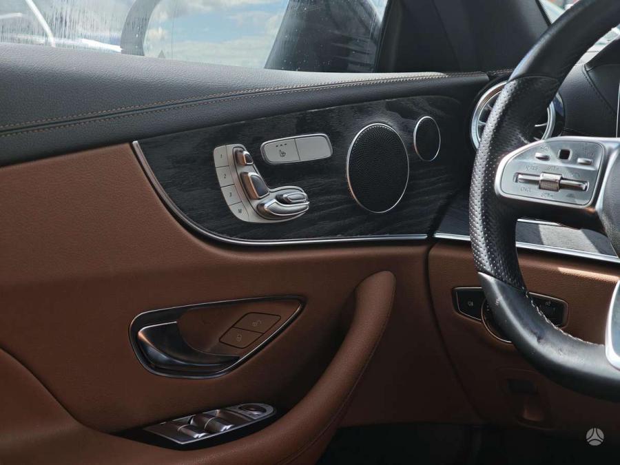 Черный Мерседес E 220 2019 в Вильнюс, объемом двигателя 2.00 л и пробегом 184 тыс. км за 27800 €, фото 20 на AUTOMOTO.COM.LV