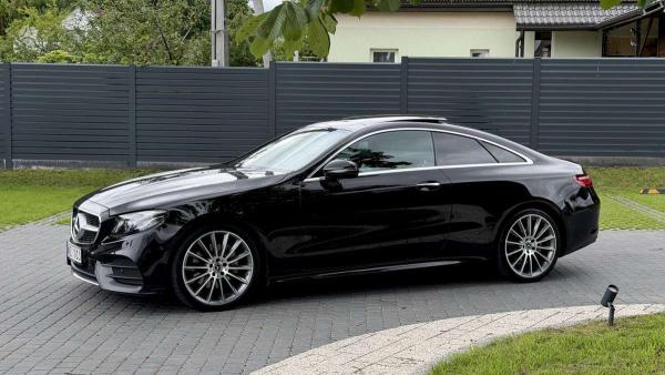 Черный Мерседес E 220 2019 в Вильнюс, объемом двигателя 2.00 л и пробегом 179 тыс. км за 26900 €, фото 4 на AUTOMOTO.COM.LV
