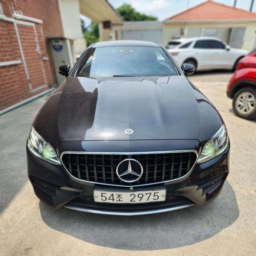 Black Mercedes-Benz E 220 2019 in Kaunas, with an engine capacity of 1.95 L and mileage of 146 thousand km for 21500 €, photo 1 on AUTOMOTO.COM.LV
