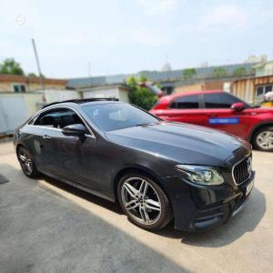 Black Mercedes-Benz E 220 2019 in Kaunas, with an engine capacity of 1.95 L and mileage of 146 thousand km for 21500 €, photo 4 on AUTOMOTO.COM.LV