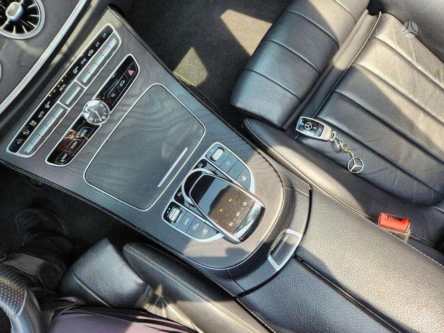 Black Mercedes-Benz E 220 2019 in Kaunas, with an engine capacity of 1.95 L and mileage of 146 thousand km for 21500 €, photo 8 on AUTOMOTO.COM.LV