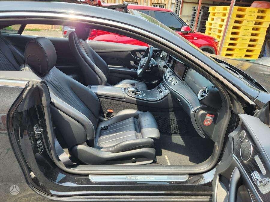 Black Mercedes-Benz E 220 2019 in Kaunas, with an engine capacity of 1.95 L and mileage of 146 thousand km for 21500 €, photo 11 on AUTOMOTO.COM.LV