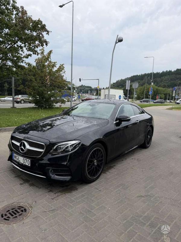 Черный Мерседес E 220 2019 в Вильнюс, объемом двигателя 1.95 л и пробегом 174 тыс. км за 26200 €, фото 1 на AUTOMOTO.COM.LV