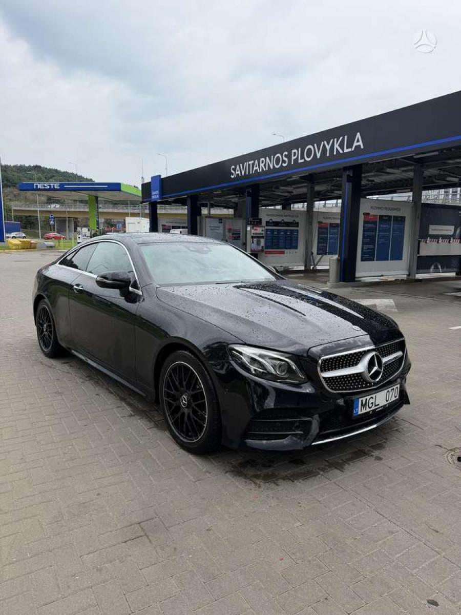 Черный Мерседес E 220 2019 в Вильнюс, объемом двигателя 1.95 л и пробегом 174 тыс. км за 26200 €, фото 3 на AUTOMOTO.COM.LV