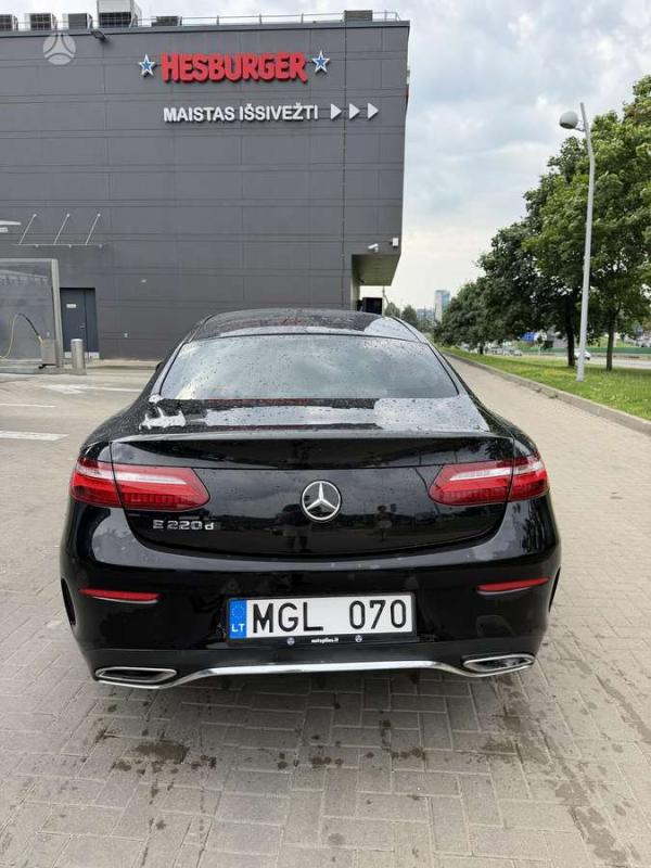 Черный Мерседес E 220 2019 в Вильнюс, объемом двигателя 1.95 л и пробегом 174 тыс. км за 26200 €, фото 5 на AUTOMOTO.COM.LV