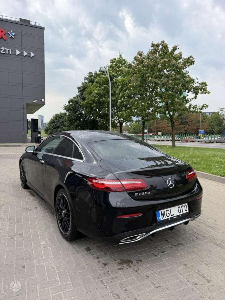 Черный Мерседес E 220 2019 в Вильнюс, объемом двигателя 1.95 л и пробегом 174 тыс. км за 26200 €, фото 6 на AUTOMOTO.COM.LV