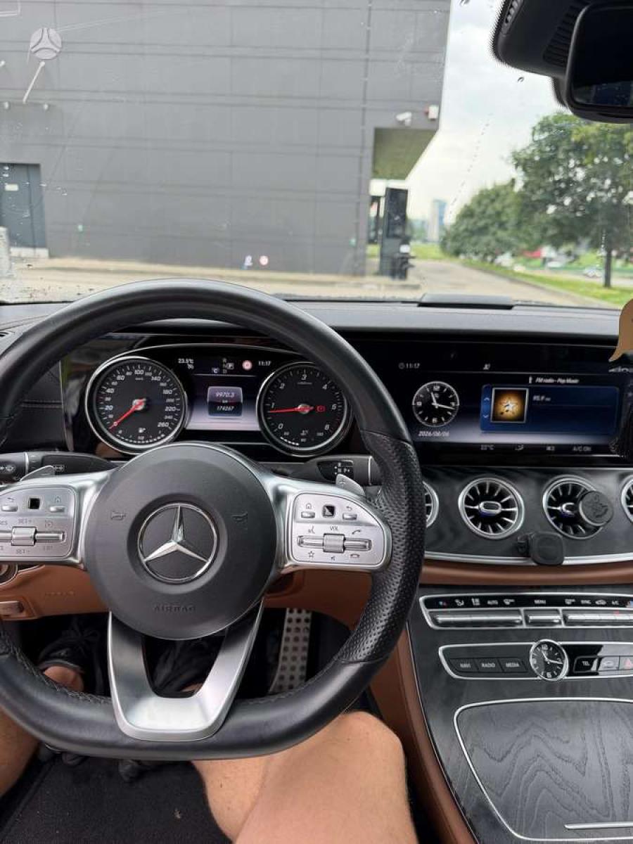 Черный Мерседес E 220 2019 в Вильнюс, объемом двигателя 1.95 л и пробегом 174 тыс. км за 26200 €, фото 11 на AUTOMOTO.COM.LV