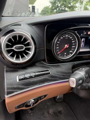Черный Мерседес E 220 2019 в Вильнюс, объемом двигателя 1.95 л и пробегом 174 тыс. км за 26200 €, фото 14 на AUTOMOTO.COM.LV