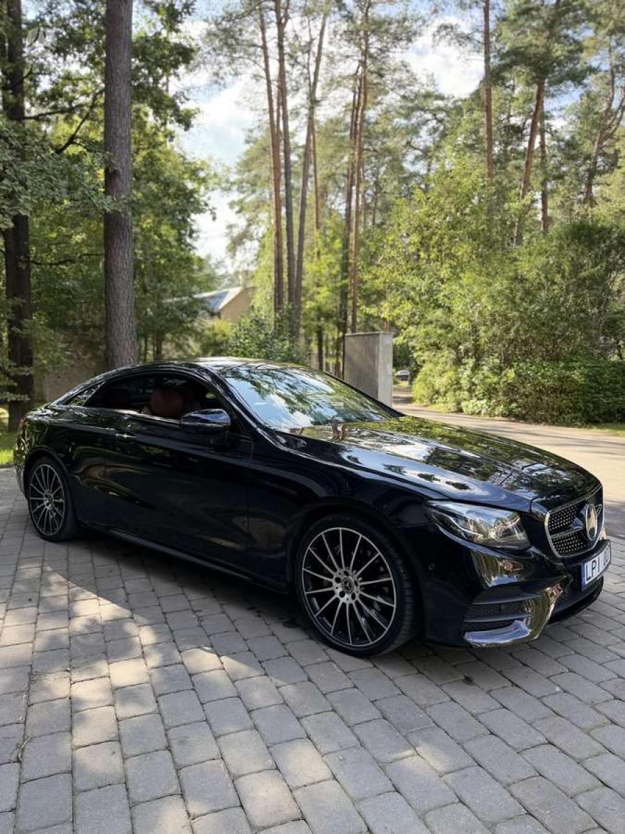 Черный Мерседес E 220 2019 в Вильнюс, объемом двигателя 1.95 л и пробегом 190 тыс. км за 25900 €, фото 9 на AUTOMOTO.COM.LV