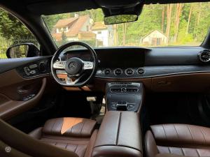Черный Мерседес E 220 2019 в Вильнюс, объемом двигателя 1.95 л и пробегом 190 тыс. км за 25900 €, фото 12 на AUTOMOTO.COM.LV