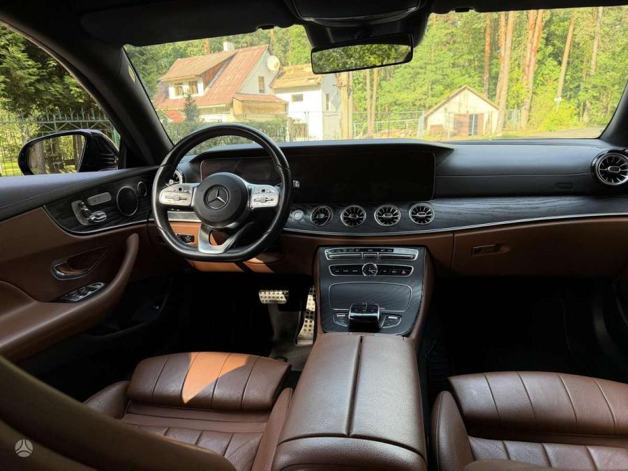 Черный Мерседес E 220 2019 в Вильнюс, объемом двигателя 1.95 л и пробегом 190 тыс. км за 25900 €, фото 12 на AUTOMOTO.COM.LV