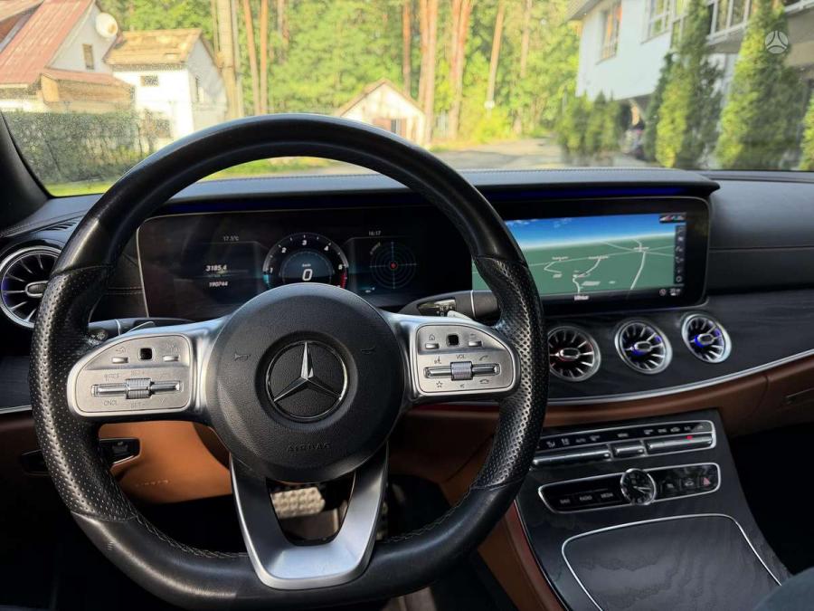 Черный Мерседес E 220 2019 в Вильнюс, объемом двигателя 1.95 л и пробегом 190 тыс. км за 25900 €, фото 16 на AUTOMOTO.COM.LV