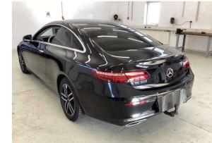 Черный Мерседес E 220 2021 в Радвилишкис, объемом двигателя 1.95 л и пробегом 215 тыс. км за 26900 €, фото 4 на AUTOMOTO.COM.LV
