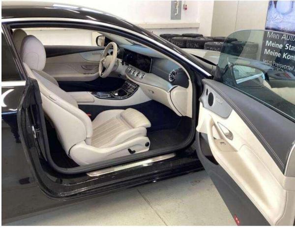 Black Mercedes-Benz E 220 2021 in Radviliskis, with an engine capacity of 1.95 L and mileage of 215 thousand km for 26900 €, photo 6 on AUTOMOTO.COM.LV