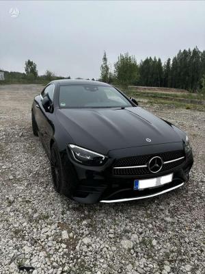 Melns Mercedes-Benz E 220 2022 Viļņa, ar dzinēja tilpumu 1.95 L un nobraukumu 161 tūkst. km par 43500 €, foto  vietnē AUTOMOTO.COM.LV