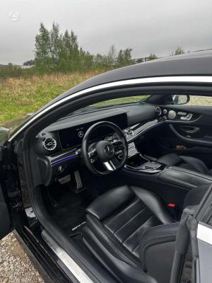 Melns Mercedes-Benz E 220 2022 Viļņa, ar dzinēja tilpumu 1.95 L un nobraukumu 161 tūkst. km par 43500 €, foto 6 vietnē AUTOMOTO.COM.LV
