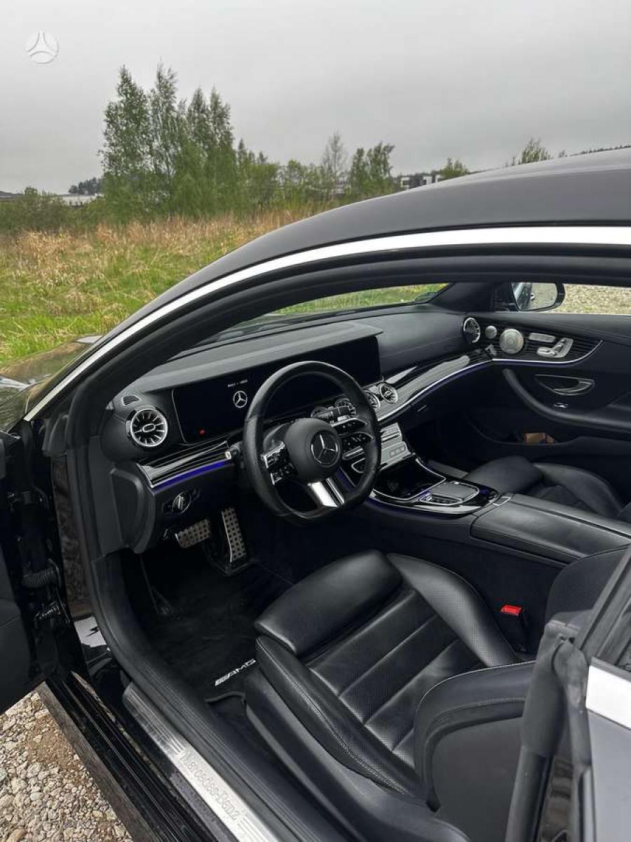 Melns Mercedes-Benz E 220 2022 Viļņa, ar dzinēja tilpumu 1.95 L un nobraukumu 161 tūkst. km par 43500 €, foto 6 vietnē AUTOMOTO.COM.LV