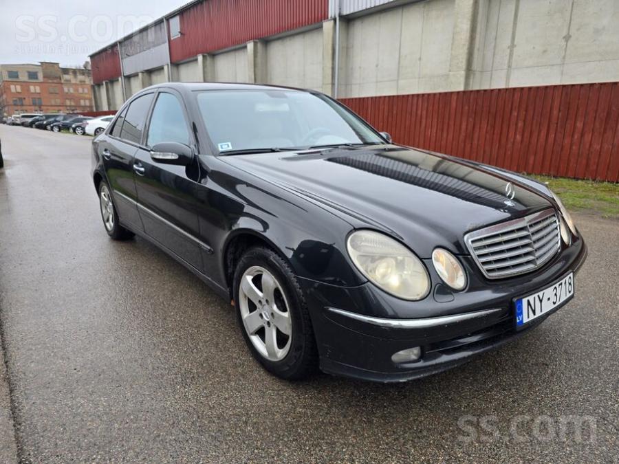 Melns Mercedes-Benz E 220 2002 Liepāja, ar dzinēja tilpumu 2.20 L un nobraukumu 380 tūkst. km par 1600 €, foto 3 vietnē AUTOMOTO.COM.LV