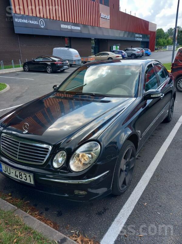Melns Mercedes-Benz E 220 2002 Rīga, ar dzinēja tilpumu 2.20 L un nobraukumu 310 tūkst. km par 1750 €, foto 1 vietnē AUTOMOTO.COM.LV