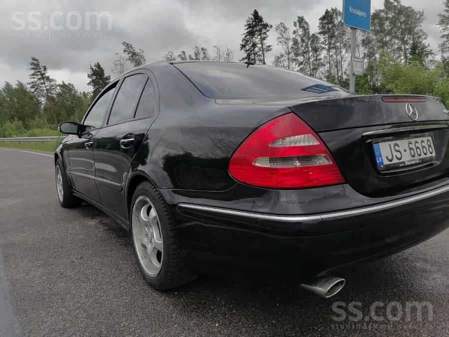 Melns Mercedes-Benz E 220 2003 Rēzekne, ar dzinēja tilpumu 2.20 L un nobraukumu 377 tūkst. km par 33900 €, foto 3 vietnē AUTOMOTO.COM.LV