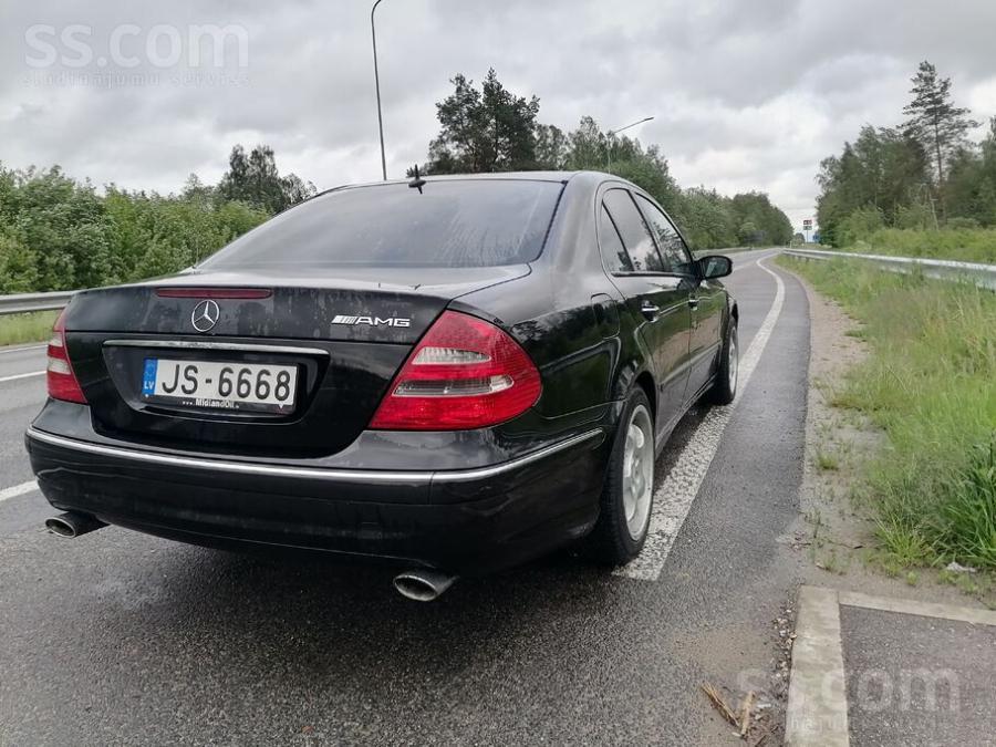 Melns Mercedes-Benz E 220 2003 Rēzekne, ar dzinēja tilpumu 2.20 L un nobraukumu 377 tūkst. km par 33900 €, foto 4 vietnē AUTOMOTO.COM.LV