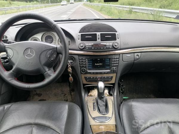 Black Mercedes-Benz E 220 2003 in Rezekne, with an engine capacity of 2.20 L and mileage of 377 thousand km for 33900 €, photo 6 on AUTOMOTO.COM.LV