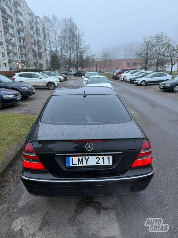 Melns Mercedes-Benz E 220 2003 Viļņa, ar dzinēja tilpumu 2.20 L un nobraukumu 420 tūkst. km par 1500 €, foto 5 vietnē AUTOMOTO.COM.LV