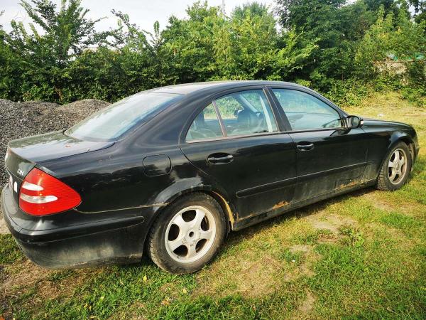 Mercedes-Benz E 220 2003 Kauņa vietnē Melns Mercedes-Benz E 220 2003 Kauņa, ar dzinēja tilpumu 2.20 L un nobraukumu 271 tūkst. km par 850 €, foto 3 vietnē AUTOMOTO.COM.LV