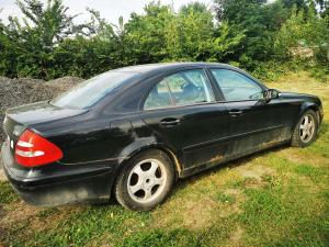 Melns Mercedes-Benz E 220 2003 Kauņa, ar dzinēja tilpumu 2.20 L un nobraukumu 271 tūkst. km par 850 €, foto 3 vietnē AUTOMOTO.COM.LV