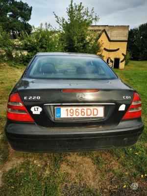 Melns Mercedes-Benz E 220 2003 Kauņa, ar dzinēja tilpumu 2.20 L un nobraukumu 271 tūkst. km par 850 €, foto 5 vietnē AUTOMOTO.COM.LV