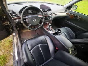 Melns Mercedes-Benz E 220 2003 Kauņa, ar dzinēja tilpumu 2.20 L un nobraukumu 271 tūkst. km par 850 €, foto 11 vietnē AUTOMOTO.COM.LV