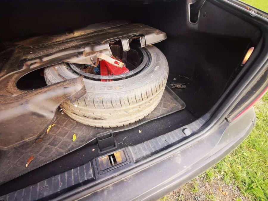 Melns Mercedes-Benz E 220 2003 Kauņa, ar dzinēja tilpumu 2.20 L un nobraukumu 271 tūkst. km par 850 €, foto 13 vietnē AUTOMOTO.COM.LV