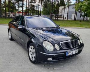 Черный Мерседес E 220 2003 в Шяуляй, объемом двигателя 2.15 л и пробегом 320 тыс. км за 1990 €, фото  на AUTOMOTO.COM.LV