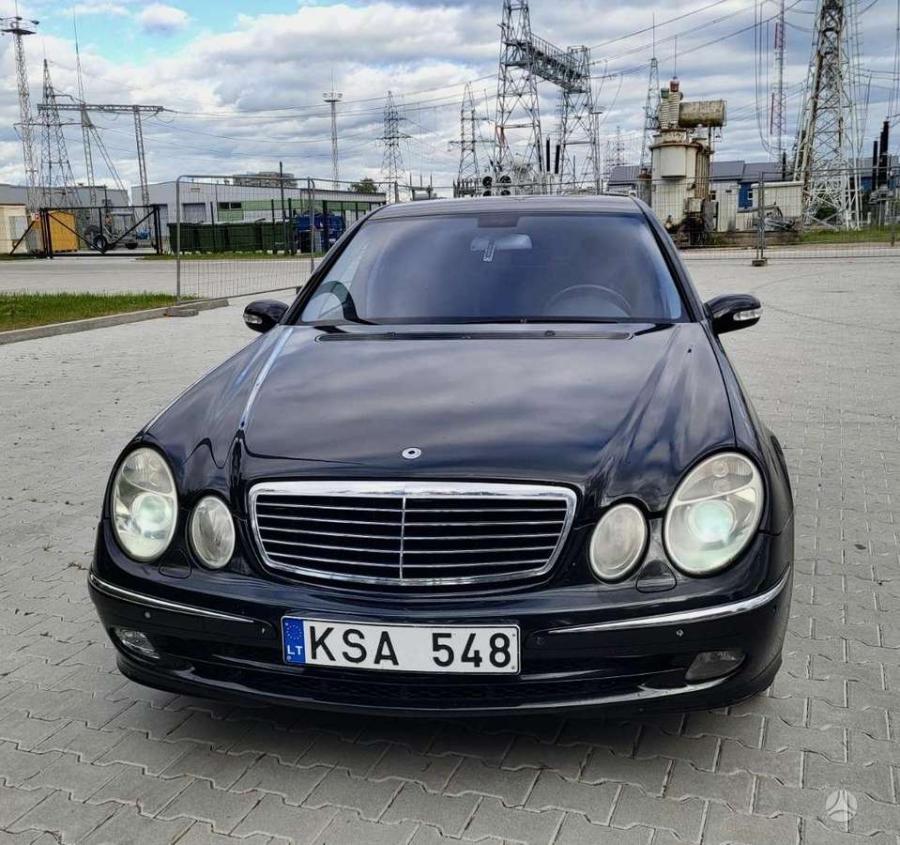 Черный Мерседес E 220 2003 в Шяуляй, объемом двигателя 2.15 л и пробегом 320 тыс. км за 1990 €, фото 7 на AUTOMOTO.COM.LV