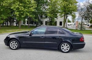 Черный Мерседес E 220 2003 в Шяуляй, объемом двигателя 2.15 л и пробегом 320 тыс. км за 1990 €, фото 10 на AUTOMOTO.COM.LV