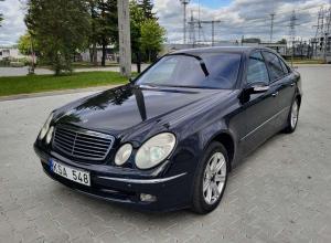 Черный Мерседес E 220 2003 в Шяуляй, объемом двигателя 2.15 л и пробегом 320 тыс. км за 1990 €, фото 11 на AUTOMOTO.COM.LV