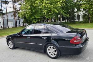 Черный Мерседес E 220 2003 в Шяуляй, объемом двигателя 2.15 л и пробегом 320 тыс. км за 1990 €, фото 13 на AUTOMOTO.COM.LV