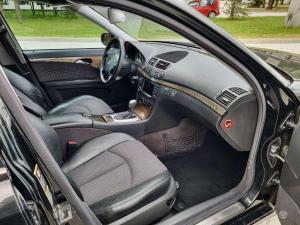 Черный Мерседес E 220 2003 в Шяуляй, объемом двигателя 2.15 л и пробегом 320 тыс. км за 1990 €, фото 17 на AUTOMOTO.COM.LV