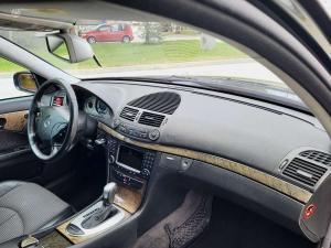 Черный Мерседес E 220 2003 в Шяуляй, объемом двигателя 2.15 л и пробегом 320 тыс. км за 1990 €, фото 18 на AUTOMOTO.COM.LV