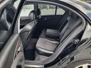 Черный Мерседес E 220 2003 в Шяуляй, объемом двигателя 2.15 л и пробегом 320 тыс. км за 1990 €, фото 20 на AUTOMOTO.COM.LV