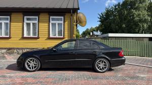 Черный Мерседес E 220 2004 в Выру, объемом двигателя 0.00 л и пробегом 410 тыс. км за 4000 €, фото 8 на AUTOMOTO.COM.LV