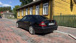 Черный Мерседес E 220 2004 в Выру, объемом двигателя 0.00 л и пробегом 410 тыс. км за 4000 €, фото 17 на AUTOMOTO.COM.LV