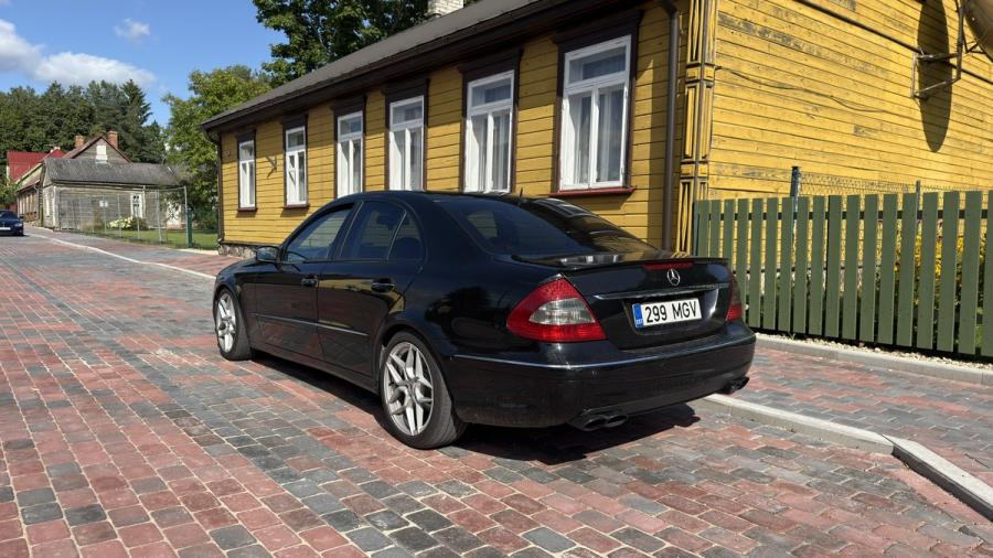 Черный Мерседес E 220 2004 в Выру, объемом двигателя 0.00 л и пробегом 410 тыс. км за 4000 €, фото 17 на AUTOMOTO.COM.LV