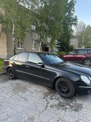 Черный Мерседес E 220 2004 в Таллин, объемом двигателя 2.20 л и пробегом 330 тыс. км за 650 €, фото 10 на AUTOMOTO.COM.LV