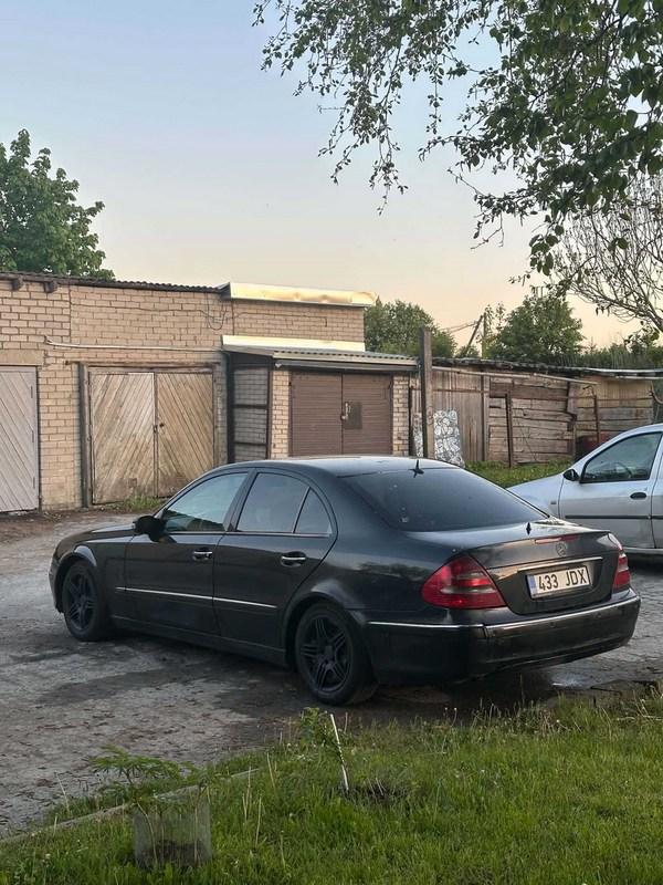 Melns Mercedes-Benz E 220 2004 Tallina, ar dzinēja tilpumu 2.20 L un nobraukumu 330 tūkst. km par 650 €, foto 10 vietnē AUTOMOTO.COM.LV