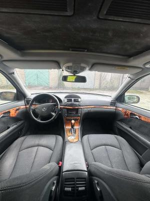 Черный Мерседес E 220 2004 в Таллин, объемом двигателя 2.20 л и пробегом 330 тыс. км за 650 €, фото 15 на AUTOMOTO.COM.LV
