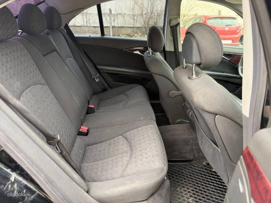 Melns Mercedes-Benz E 220 2004 Narva, ar dzinēja tilpumu 2.20 L un nobraukumu 413 tūkst. km par 1999 €, foto 17 vietnē AUTOMOTO.COM.LV