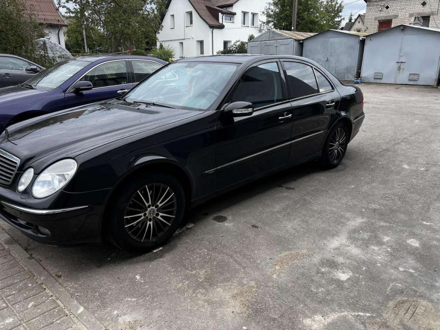 Черный Мерседес E 220 2004 в Каунас, объемом двигателя 2.20 л и пробегом 320 тыс. км за 3200 €, фото 16 на AUTOMOTO.COM.LV