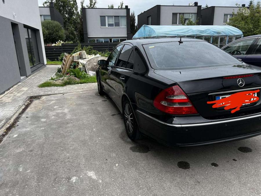 Черный Мерседес E 220 2004 в Каунас, объемом двигателя 2.20 л и пробегом 320 тыс. км за 3200 €, фото 17 на AUTOMOTO.COM.LV